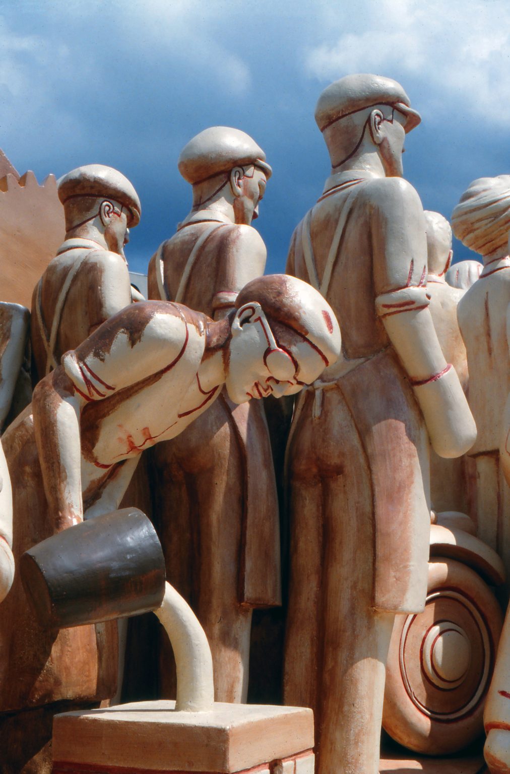 Forward - Raymond Mason Sculpteur